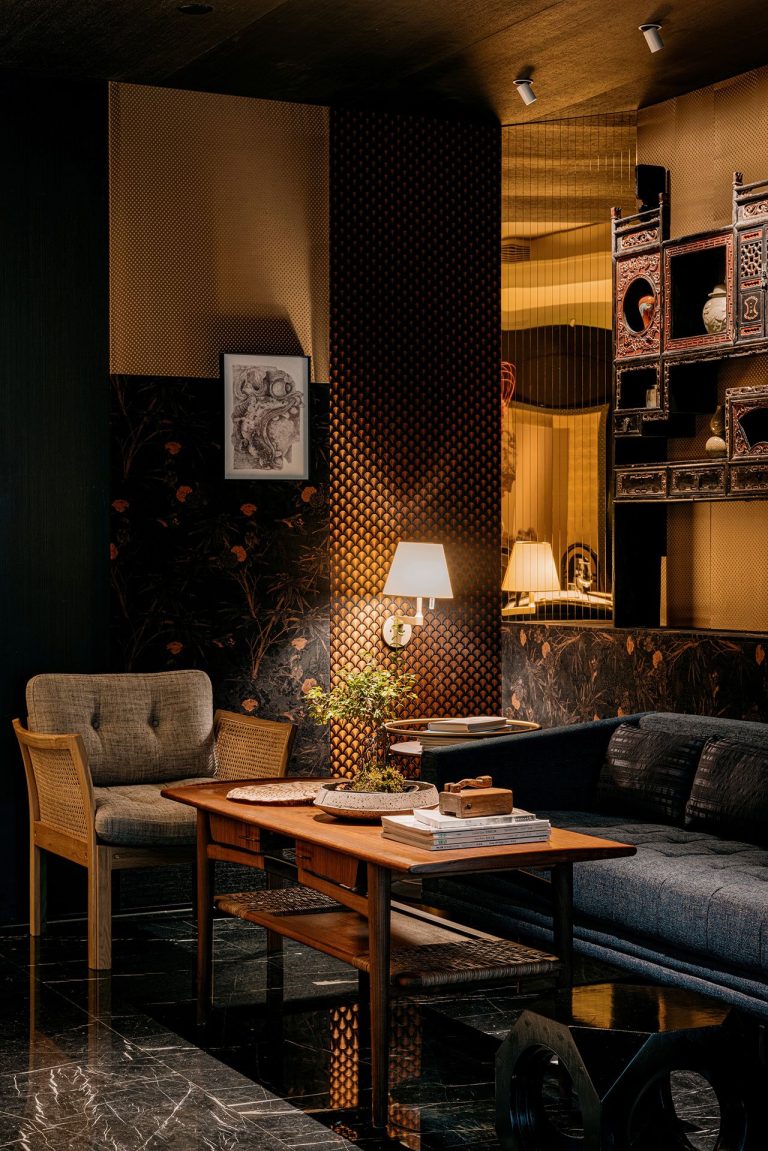 A Fusion Of Art Deco Restaurant Design And Chinese Decor