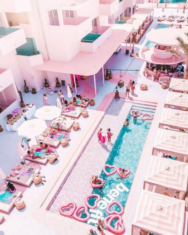 2021 Top Destinations: Stay In A Luxury Pink Hotel | Hommés Studio ...