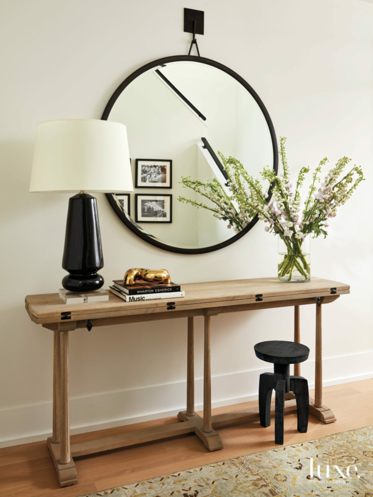 How To Style A Modern Mirror In An Interior Design Project?