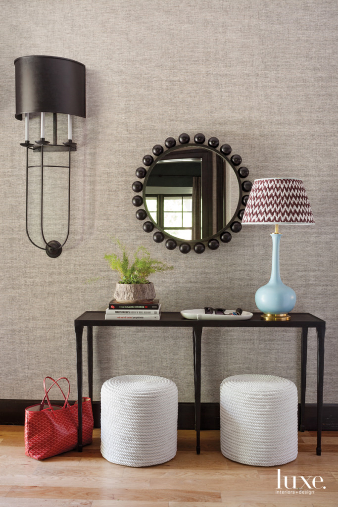 How To Style A Modern Mirror In An Interior Design Project?