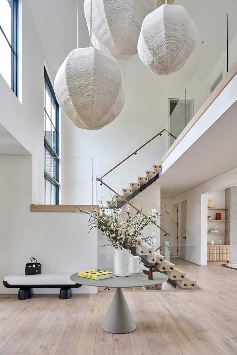 5 Projects To Bring The Hamptons Interior Design Into Home