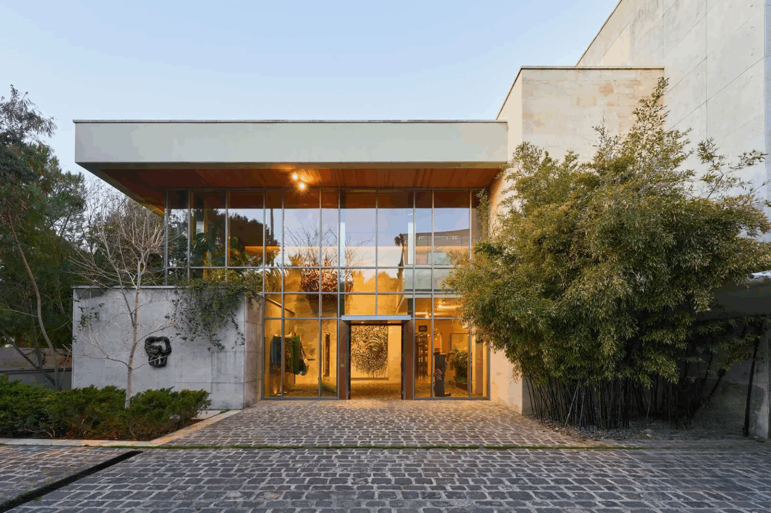 Modern Villa In Amman Blends Architecture, Art, Family Life