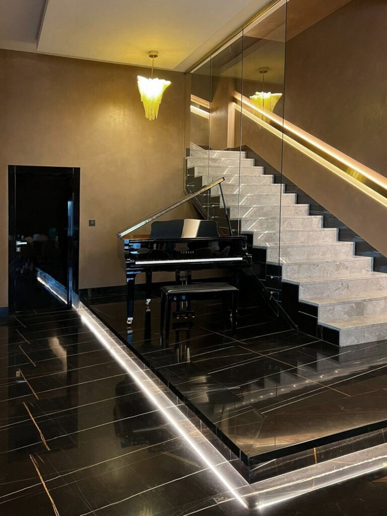 Homey And Marvelous Villa In Kuwait By Hommés Studio