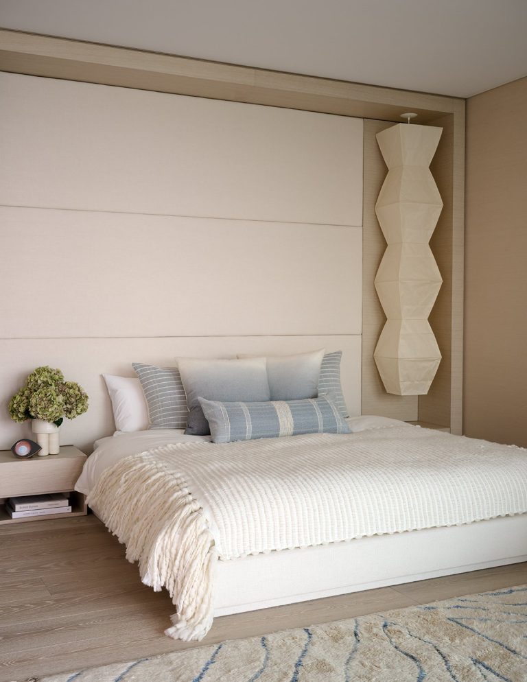 Exploring Kelly Behun's Remarkable Southampton Beach House | Hommés Studio