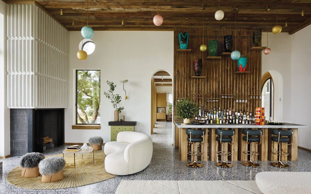 Discover The Contemporary Design Of A Seaside Villa