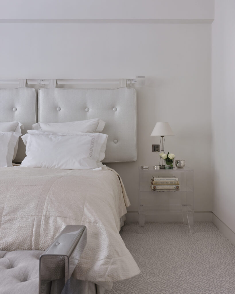 Minimal Portland Place By Erik Munro & HOMMÉS Studio