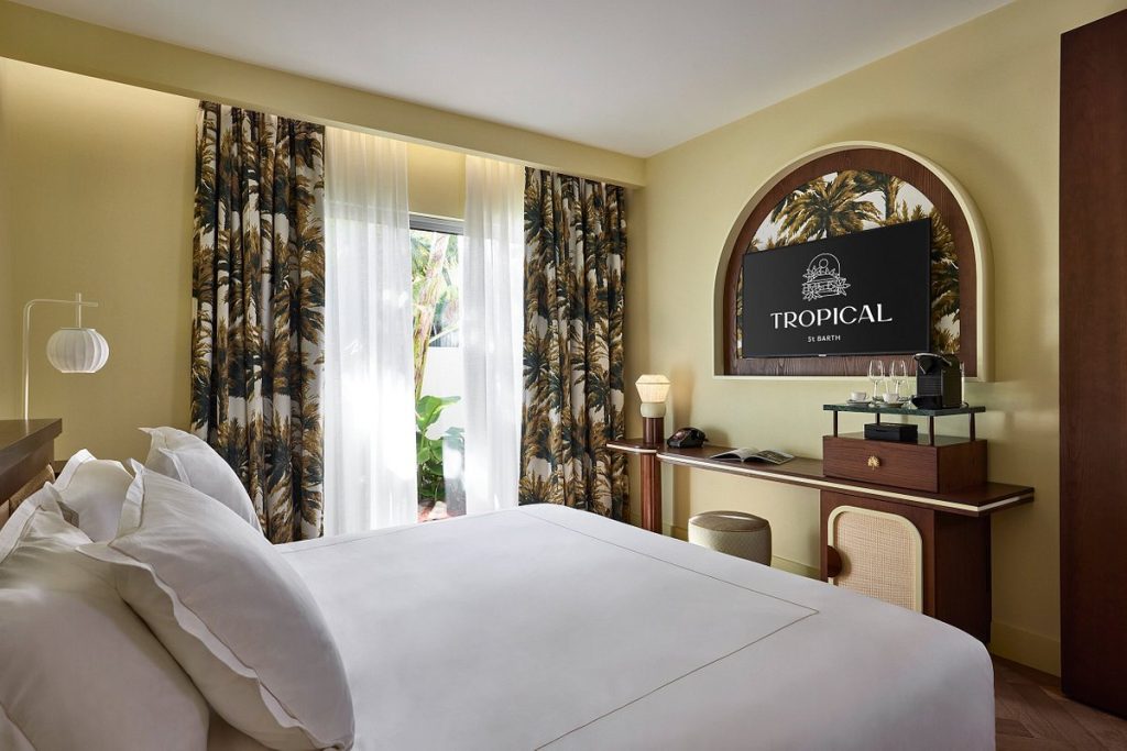 Tropical Interior Design - An Oasis Of Tropical Decor