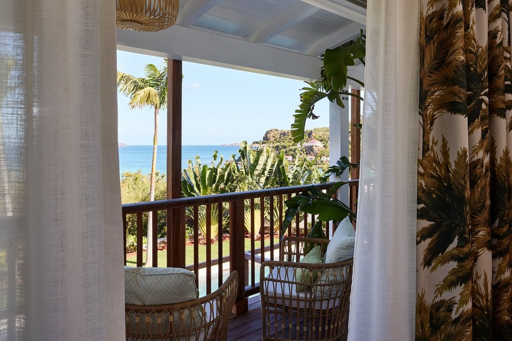 Tropical Interior Design - An Oasis Of Tropical Decor